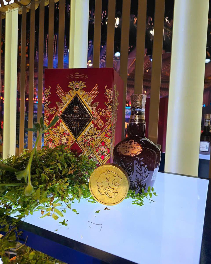 Một số hình ảnh đầu tiên về Chivas Regal tết 2025